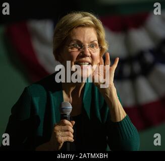 Presidential Candidate Senator Elizabeth Warren speaks during a ...
