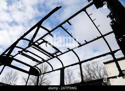 04 February 2020, Saxony, Chemnitz: Employees of a freight forwarding ...