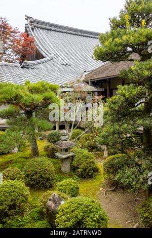 garden, Manshuin Monzeki Tendai temple, Kyoto, Japan Stock Photo - Alamy