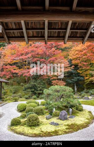 garden, Manshuin Monzeki Tendai temple, Kyoto, Japan Stock Photo - Alamy