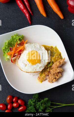 japanese karaage chicken rice with curry Stock Photo - Alamy