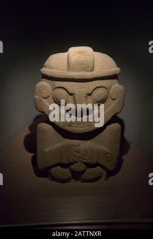 Indigenous stone figure, Museo del Oro, Bogotá, Colombia Stock Photo ...