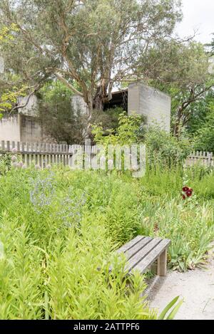 Heide II is a 1964 Modernist design building made of white limestone ...