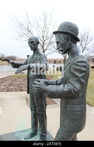 Wright Brothers Statue shows Wilbur explaining "wing warping" to ...