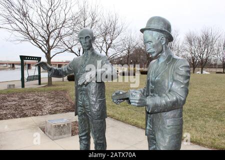 Wright Brothers Statue shows Wilbur explaining "wing warping" to ...