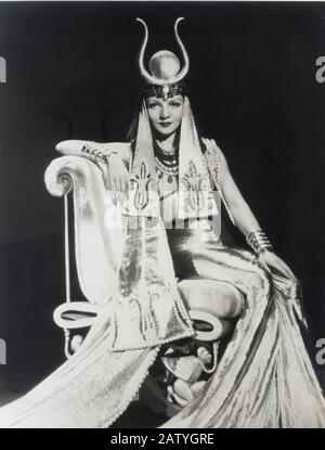 CLAUDETTE COLBERT in CLEOPATRA (1934), directed by CECIL B DEMILLE. Credit: PARAMOUNT PICTURES ...