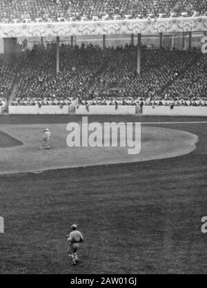 First Game - 1913 World Series (baseball), 1913 Stock Photo - Alamy