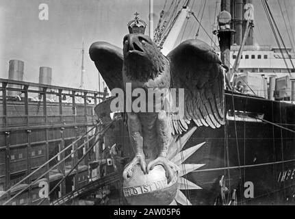 IMPERATOR - figurehead Stock Photo - Alamy