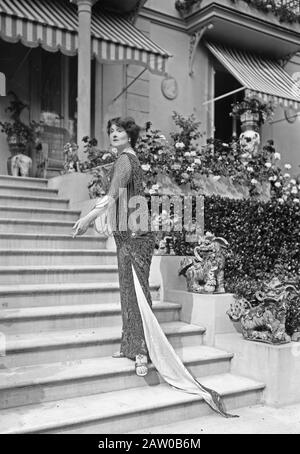 Baroness Yele de Guestre Stock Photo - Alamy