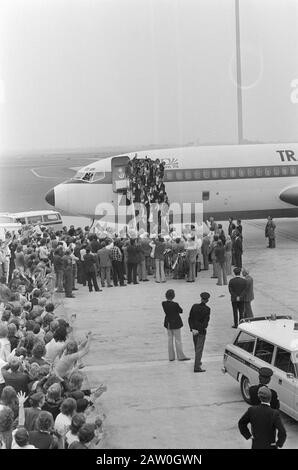 Dutch team returned from Munich at Schiphol, left to right Strik ...