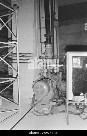 Metro Construction Amsterdam, sinking caisson Waterloo hampered by old ...