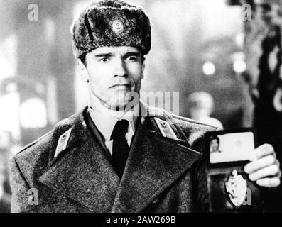RED HEAT (1988) ARNOLD SCHWARZENEGGER RHT 026 Stock Photo - Alamy