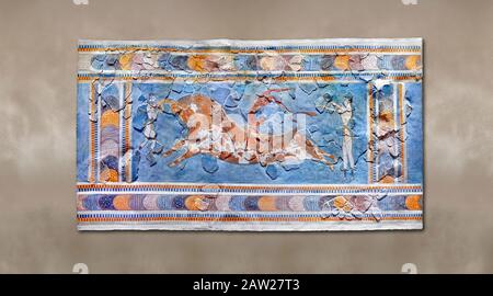 Minoan fresco. Bull leaping, 1600-1450 BC, from Knossos palace. Acrobat ...