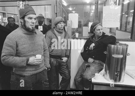 Workers are busy at the shipbuilding and repair site of China State ...
