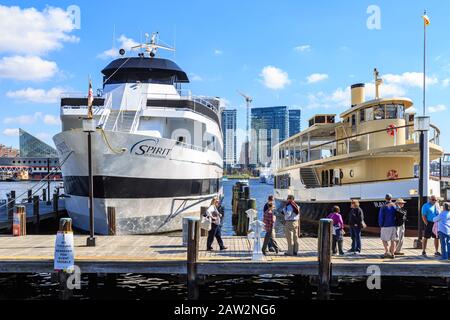 Baltimore, MD / US - October 15, 2016: Boats at dock the city’s Inner ...