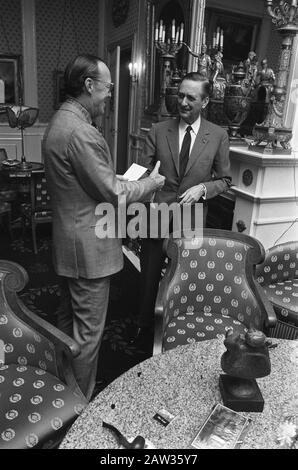 Prince Bernhard, pipe smoker of the year, receives prize at Soestdijk ...