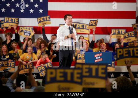 Democratic presidential candidate former South Bend, Ind., Mayor Pete ...