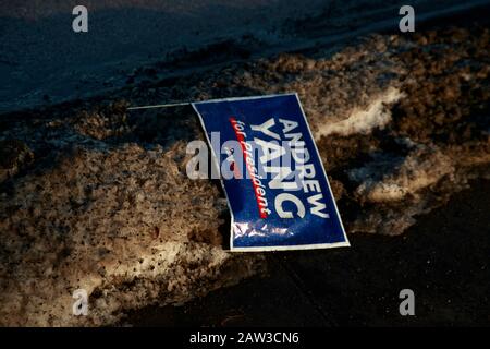 Democratic presidential candidate Andrew Yang speaks at a campaign ...