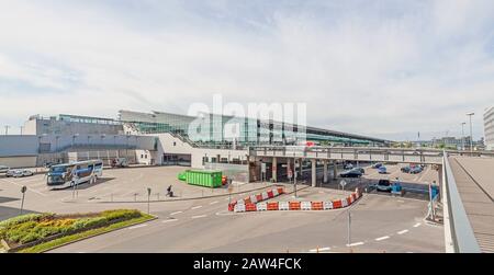 Airport Stuttgart, Terminal 1 + 2 entrance, exterior view Stock Photo ...