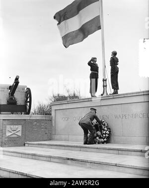 Wreath laying Artillery Memorial Oldebroek, 4 December 1954, wreath ...
