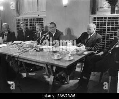 Issue Bijlmermeer, Councilor Mr. Elsenburg shows map list home state ...