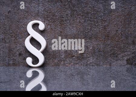 Close-up Of A Paragraph Symbol Stock Photo - Alamy