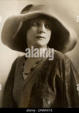 1932 , ROMA , ITALY : Italian Fascist PROPAGANDA for children of ...