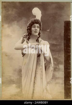 1895 , FRANCE : The french Comedie Francaise actress MARTHE REGNIER ...