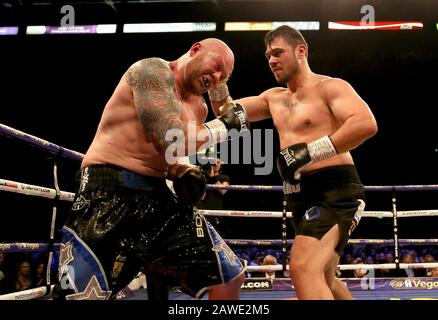 Dave Allen (right) fights Dorian Darch (left) in the Heavyweight ...