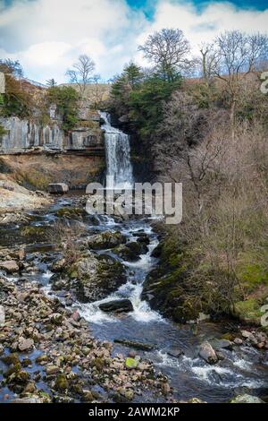 Thornton Force waterfall, river Twiss, Ingleton Waterfalls Trail ...