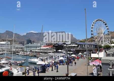 Cape Town Waterfront - Quay Four restaurant and jetty Stock Photo - Alamy