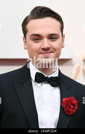 Dean-Charles Chapman walking on the red carpet at the 2020 Vanity Fair ...