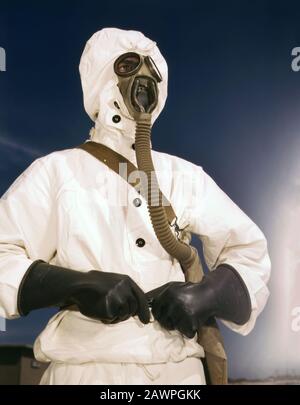World War 2 Gas Mask 1940 1940s 40s Stock Photo - Alamy