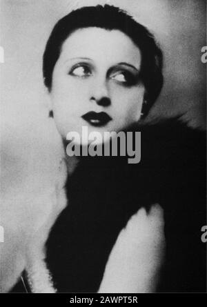 1933 ca, ROMA , ITALY : The italian Lavinia LANTE MONTEFELTRO DELLA ...