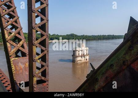 Intake crib on the Mississippi River Stock Photo - Alamy