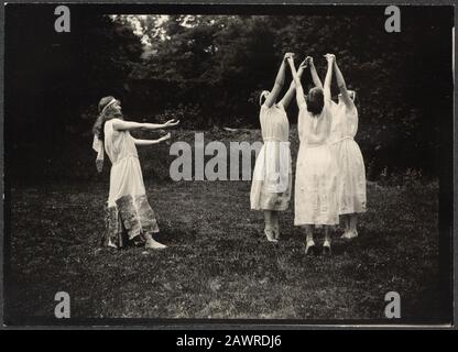 Forward into Light pageant 159058v Stock Photo - Alamy
