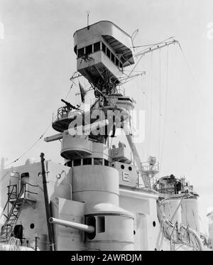 USS Omaha (CL-4) at the Puget Sound Naval Shipyard on 29 August 1933 ...