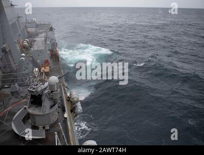 25 mm, Guided-Missile Destroyer, Gulf of Aden, Machine gun, mk 38, U.S ...