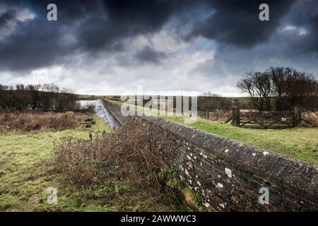 Colliford Lake and Dam, Bodmin Moor Cornwall Stock Photo - Alamy