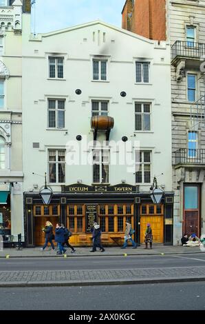The Lyceum Tavern, a traditional pub on Strand, London WC2, England, UK ...