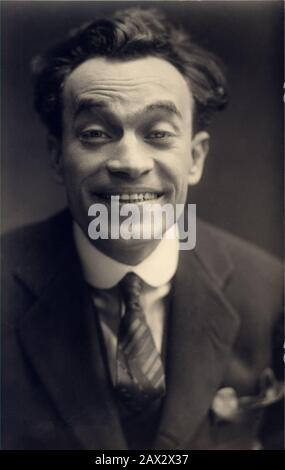1928 ca , ITALY: The celebrated neapolitan actor RAFFAELE VIVIANI ...