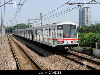 Shanghai Metro Line 2, Shanghai, China Stock Photo - Alamy