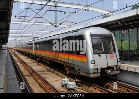 Shanghai Metro Line 2, Shanghai, China Stock Photo - Alamy