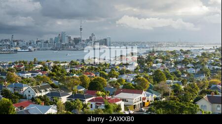 City of Auckland from Mt Victoria Stock Photo - Alamy