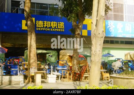 Shenzhen, China: deppon express Stock Photo - Alamy