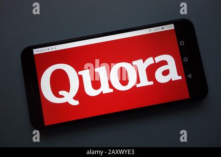 The logo of Quora displayed on the screen of a laptop Stock Photo - Alamy
