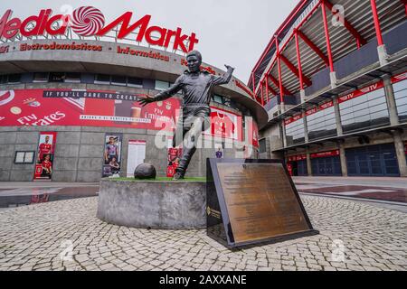 Eusebio statue in front of Sport Lisboa e Benfica or Estadio Sport ...