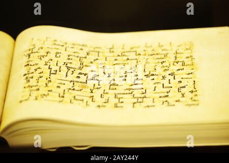 Old Arabic scripts, theh holy book Stock Photo - Alamy