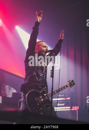 Nicke Borg singer/ guitarist from backyard babies live at o2 ritz ...