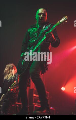 Nicke Borg singer/ guitarist from backyard babies live at o2 ritz ...